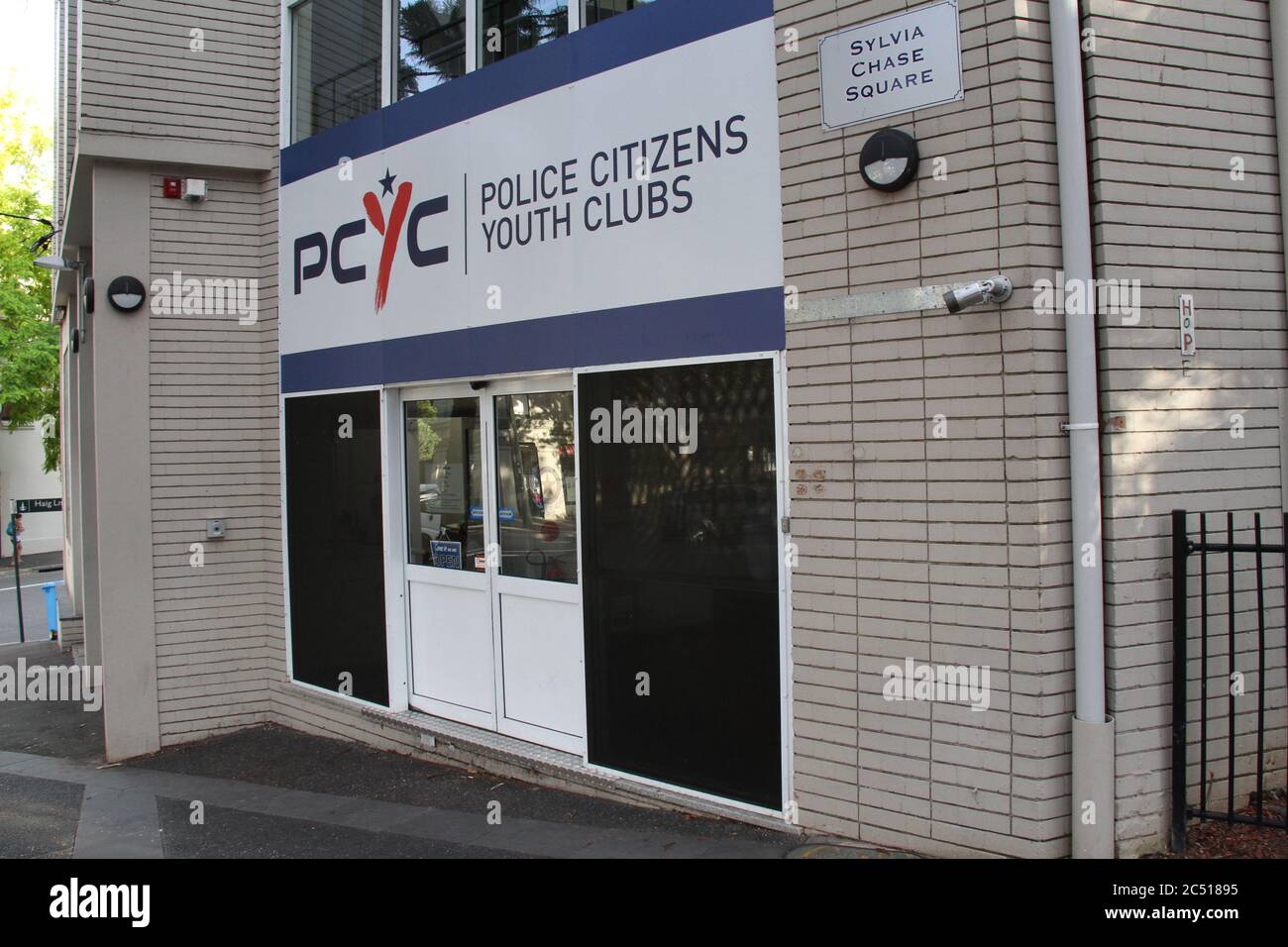 The front entrance of the Woolloomooloo PCYC (Police Citizens Youth ...