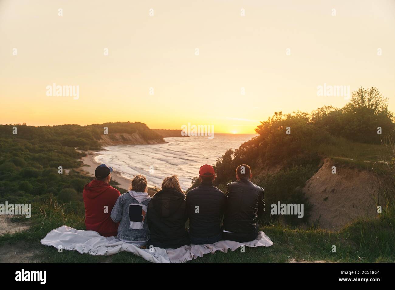 Back view friends hi-res stock photography and images - Alamy