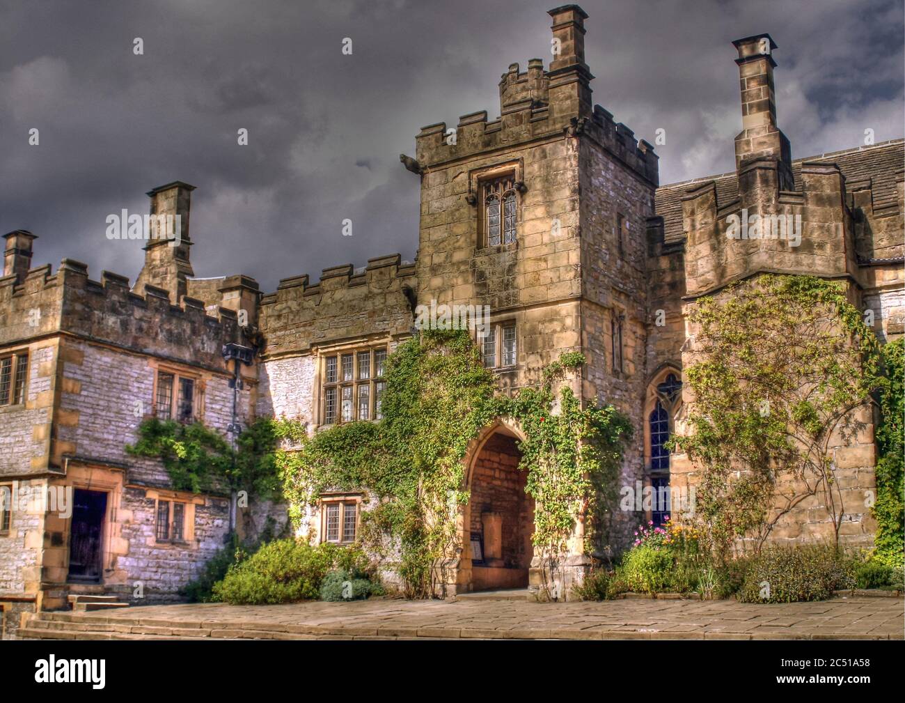Haddon hall peak district hi-res stock photography and images - Alamy