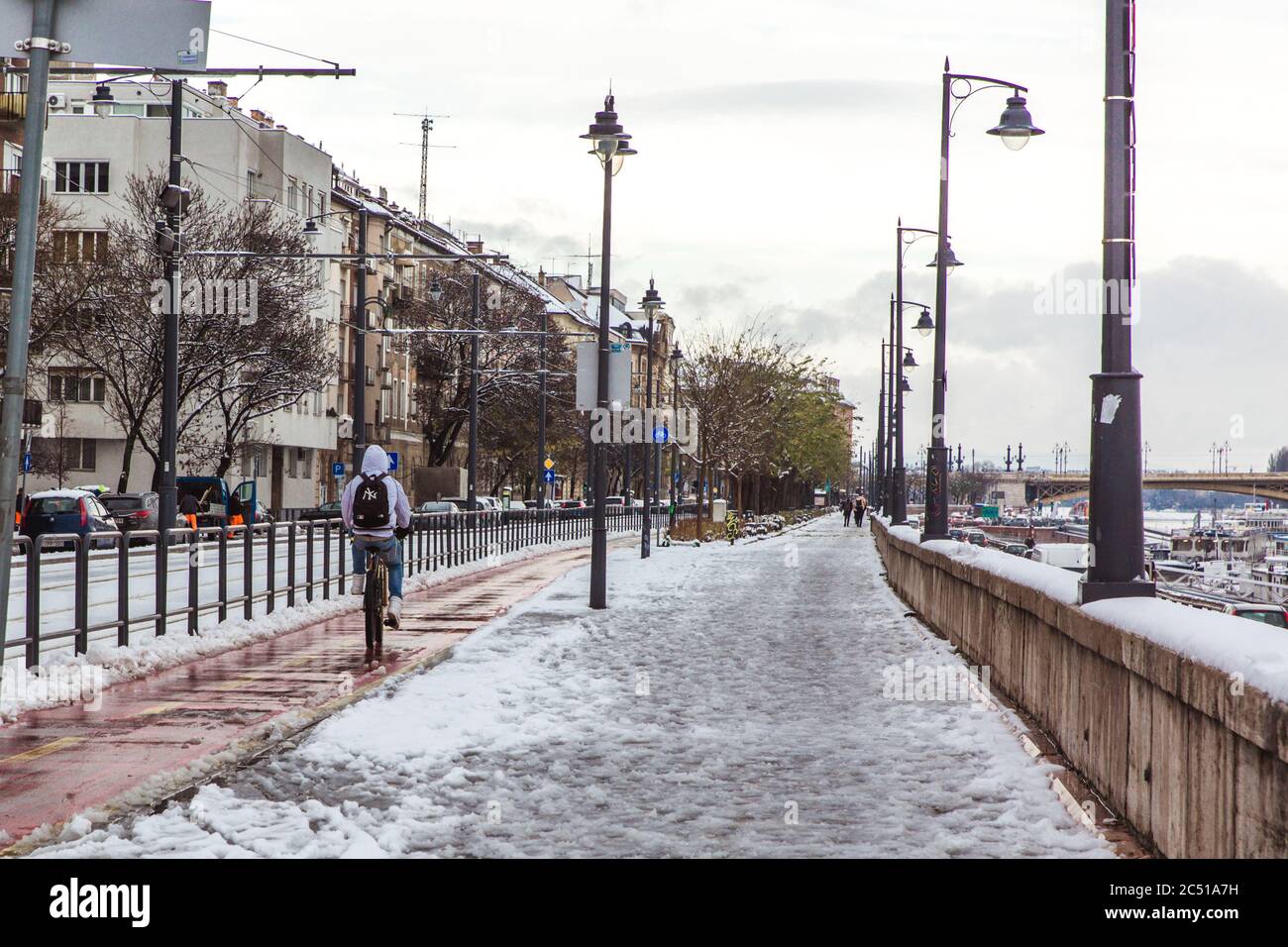 BUDAPEST, HUNGARY - DECEMBER 02, 2019: running track on the Danube ...