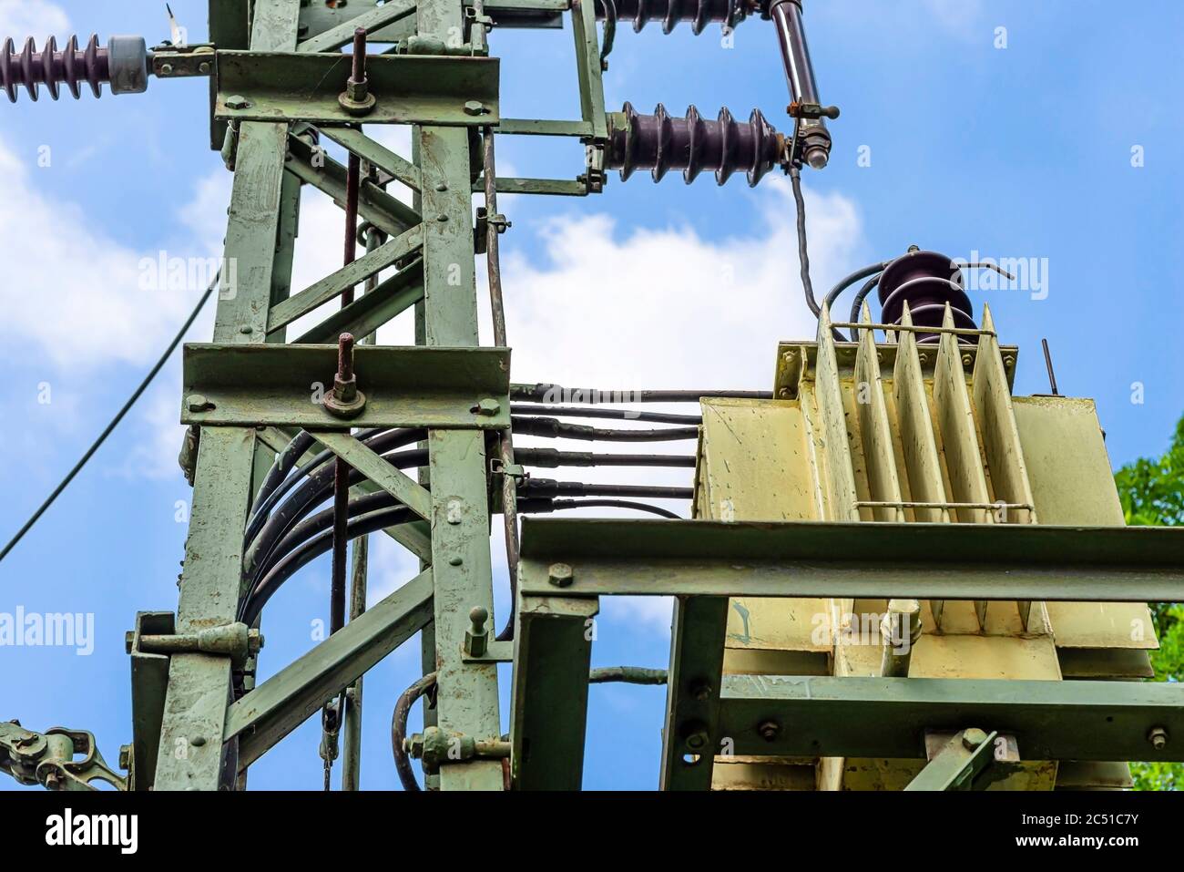 Overhead electrical lines on railway hi-res stock photography and ...