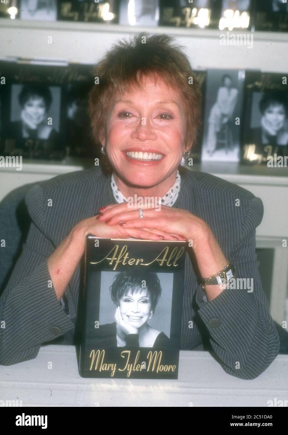 Los Angeles, California, USA 30th November 1995 Actress Mary Tyler ...