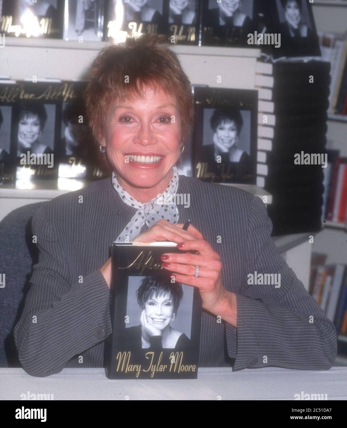 Los Angeles, California, USA 30th November 1995 Actress Mary Tyler ...