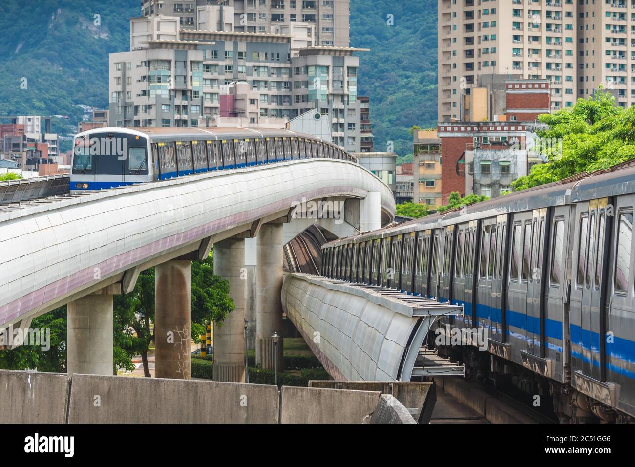 Taipei mrt train taiwan hi-res stock photography and images - Alamy