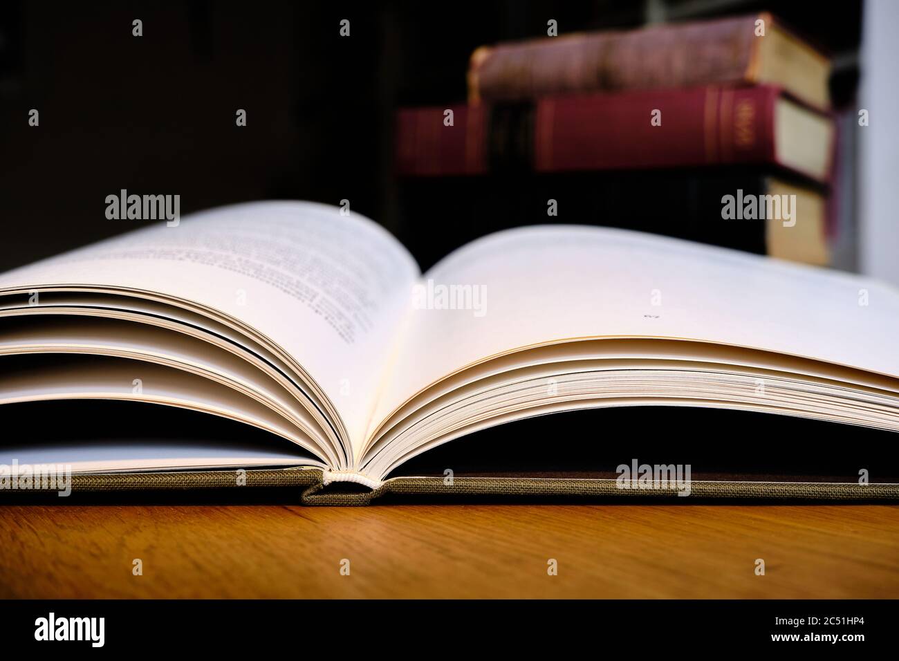 Vintage writing desk books hi-res stock photography and images - Alamy