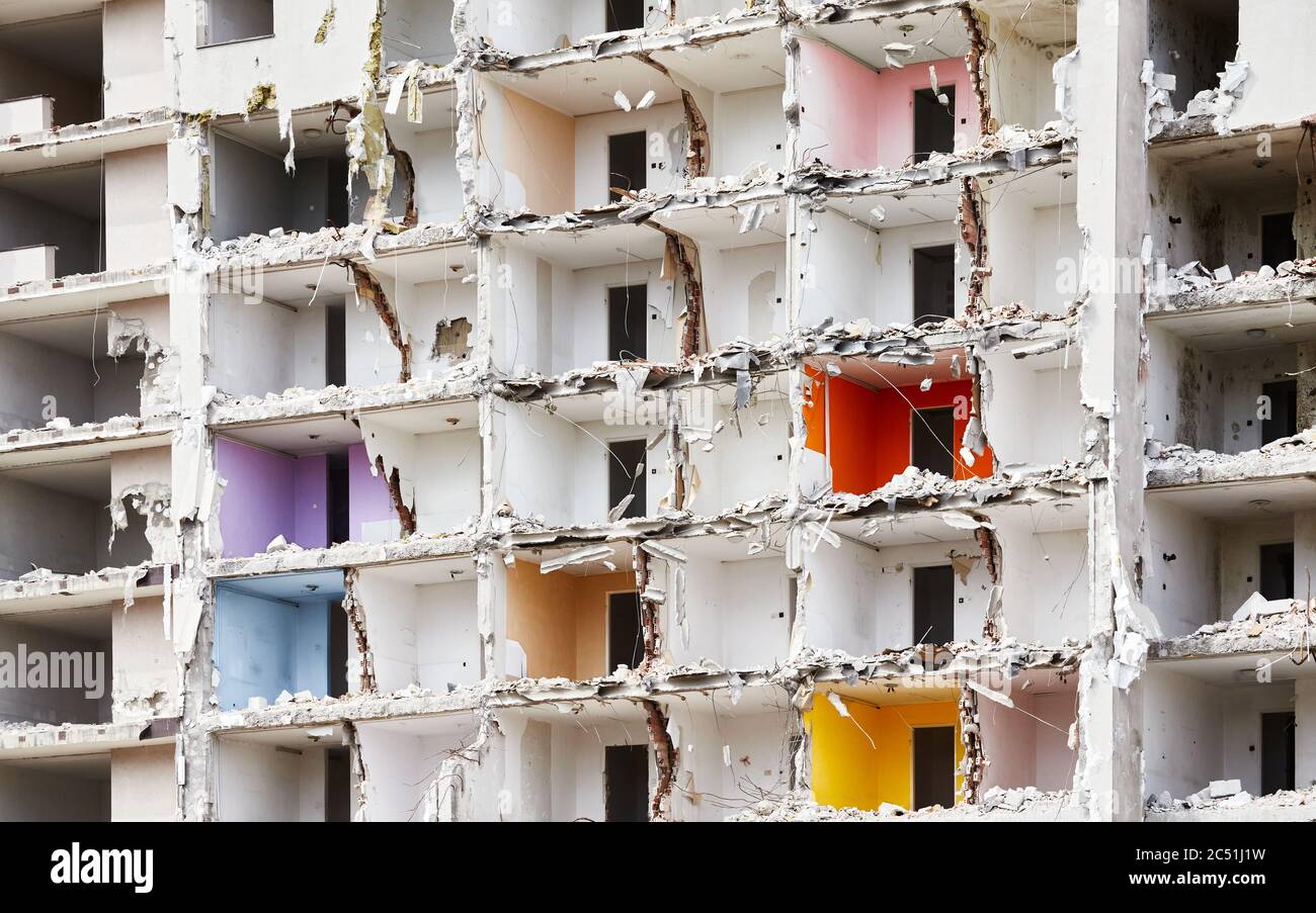 Rubble of building hi-res stock photography and images - Alamy