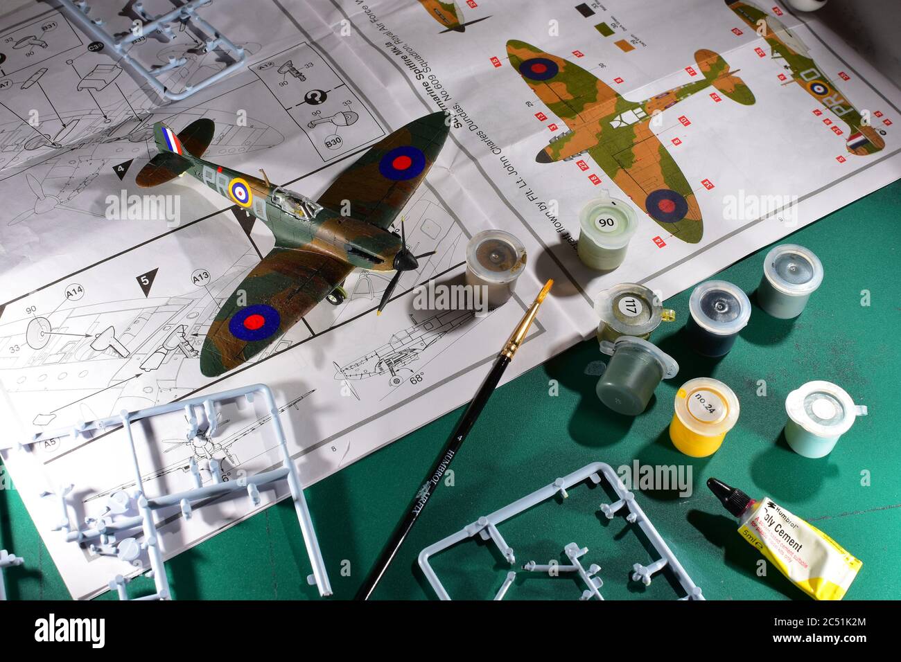 Supermarine Spitfire Mk.1a Airfix aircraft model 1:72 scale Stock Photo - Alamy