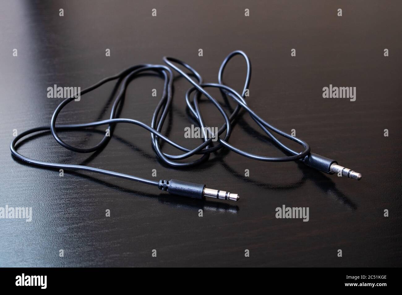 Headphone cable hi-res stock photography and images - Alamy