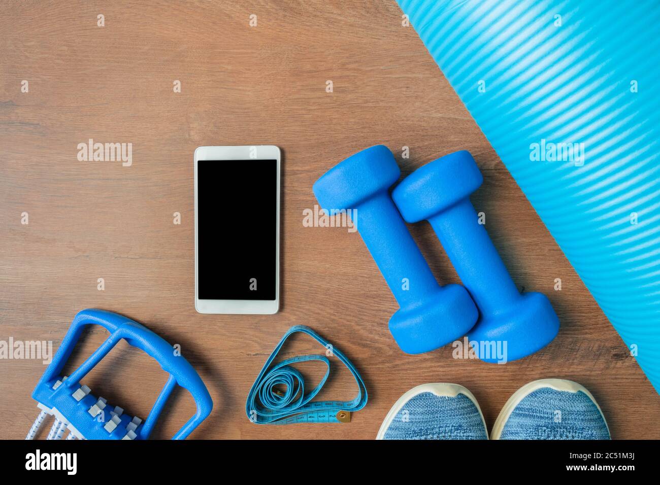 Chest expander exercise hi-res stock photography and images - Alamy