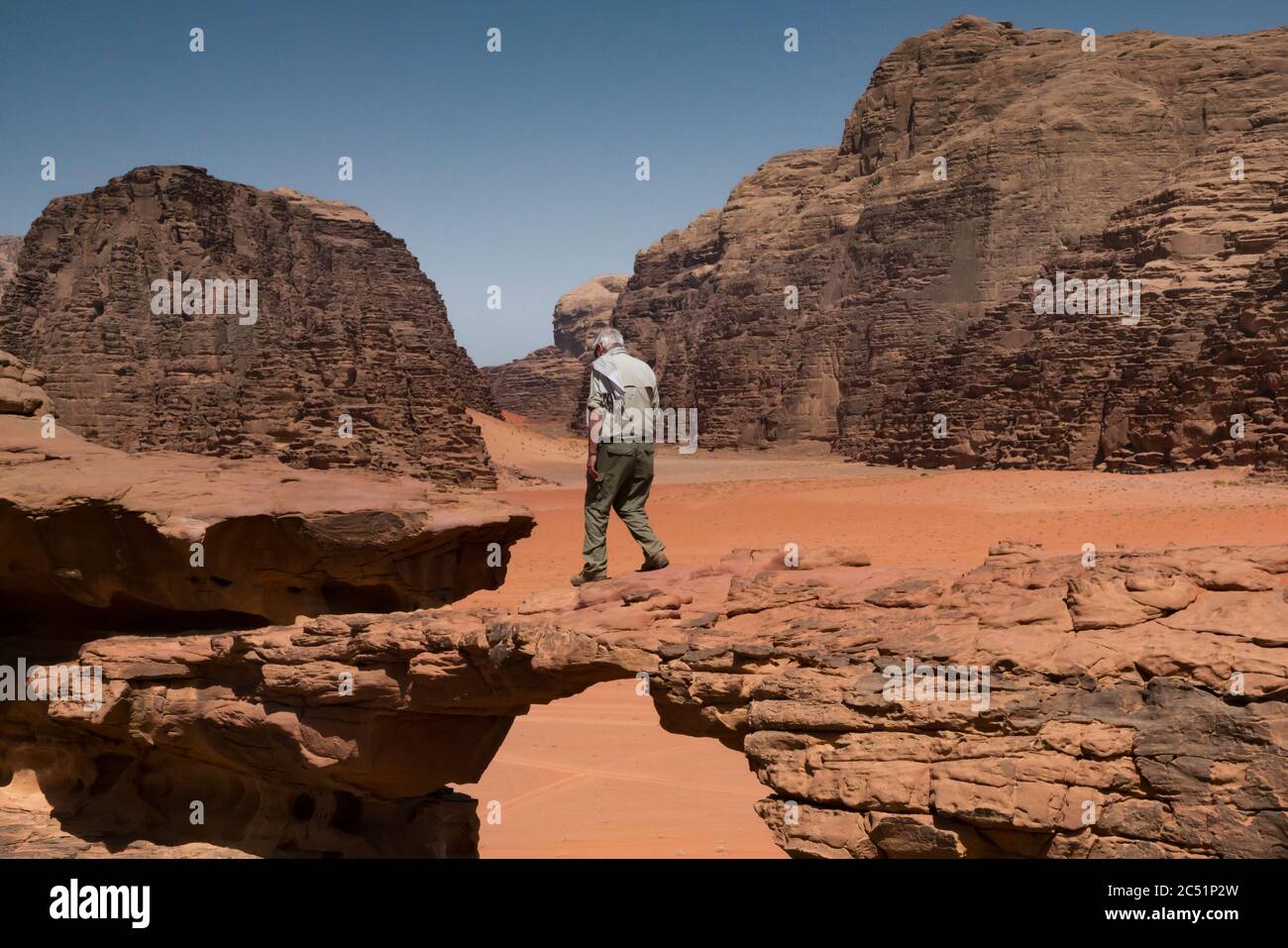 High arch bridge hi-res stock photography and images - Alamy