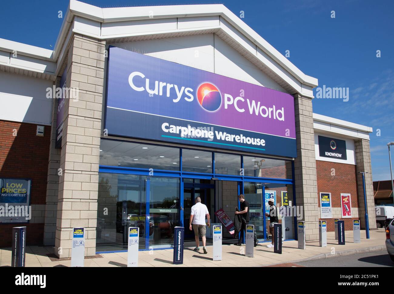 Currys retail store hi-res stock photography and images - Alamy