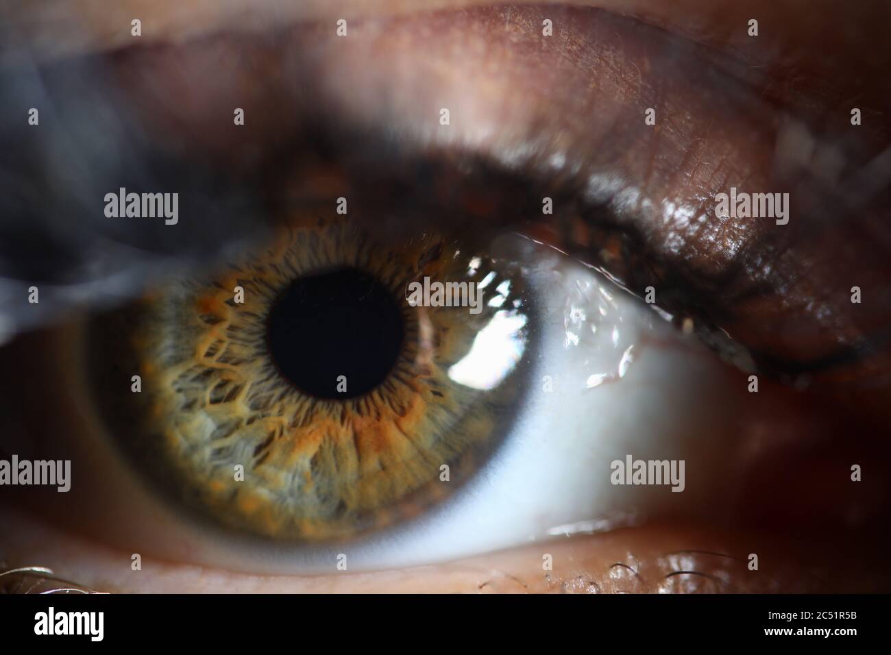 Eye pupil expanding hi-res stock photography and images - Alamy