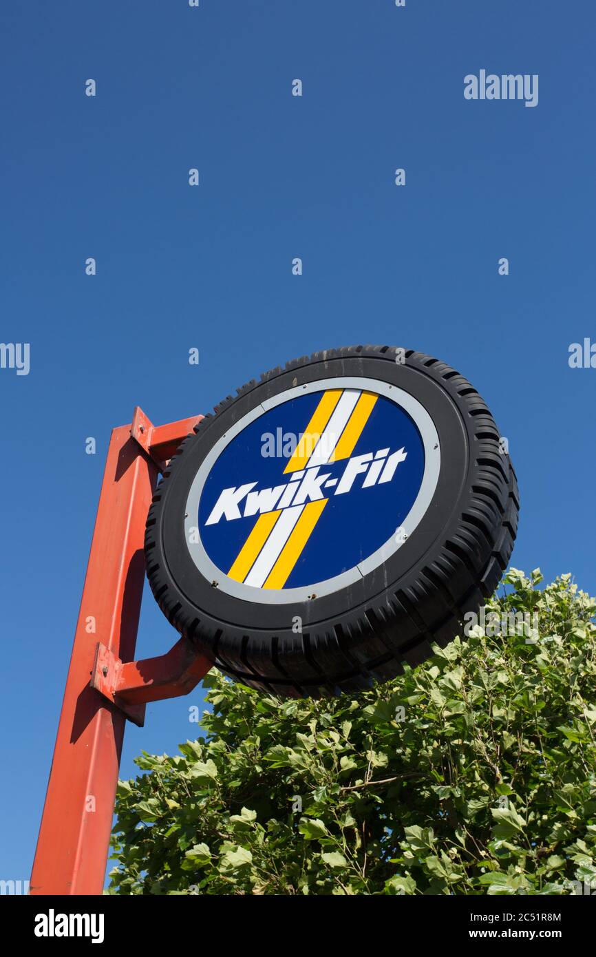 Kwik fit tyre sign hi-res stock photography and images - Alamy