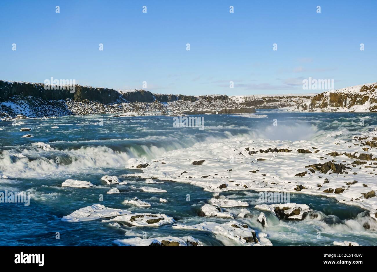 Frozen waterfalls iceland hi-res stock photography and images - Alamy