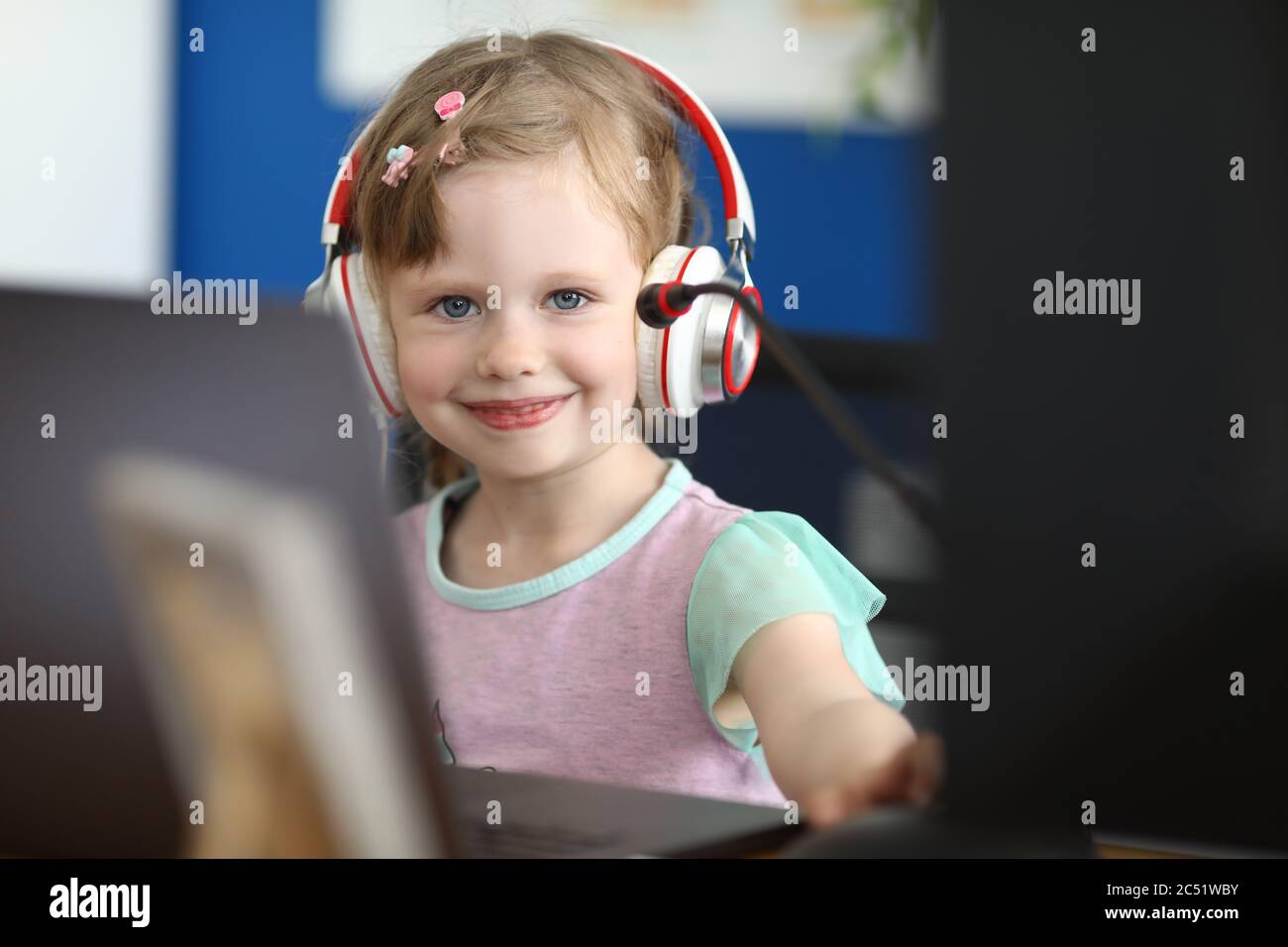 Child microphone computer hi-res stock photography and images - Alamy