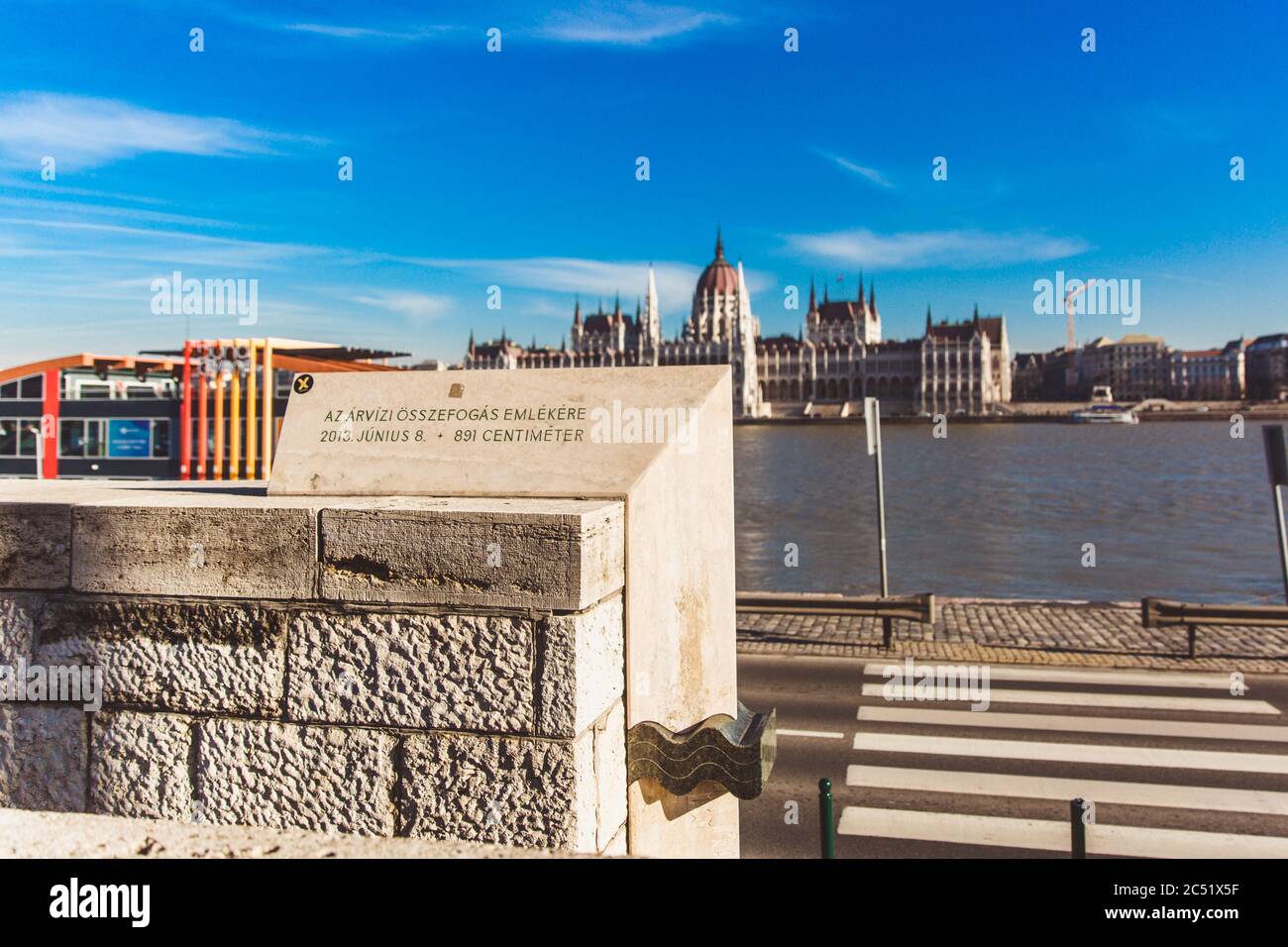 Water level marker hi-res stock photography and images - Alamy