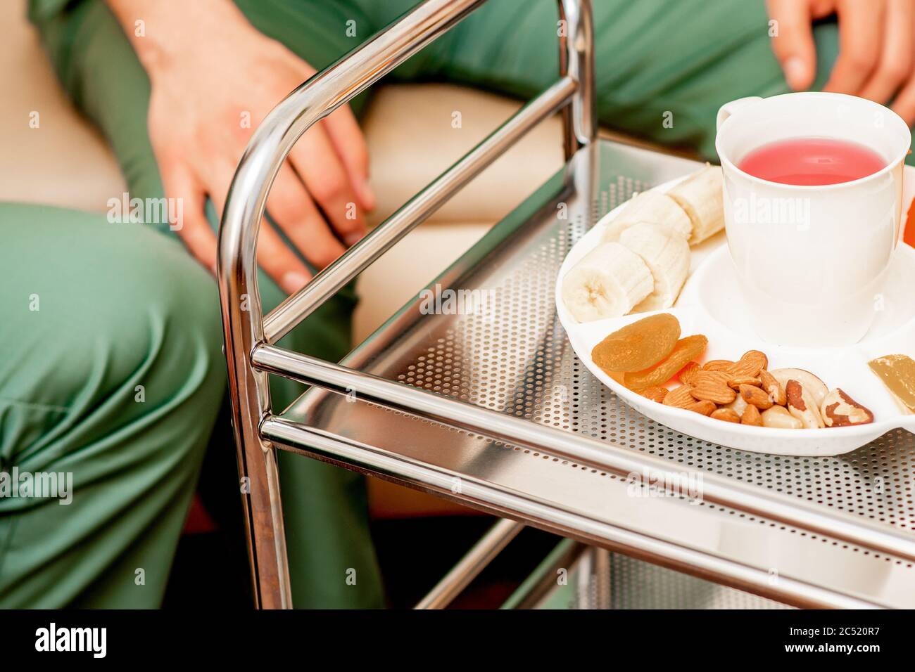 Doctors drinking coffee hi-res stock photography and images - Alamy
