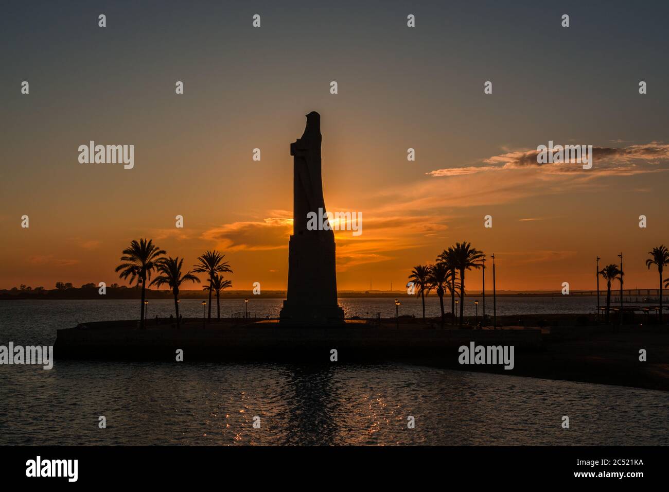 Monumento descubridores hi-res stock photography and images - Alamy