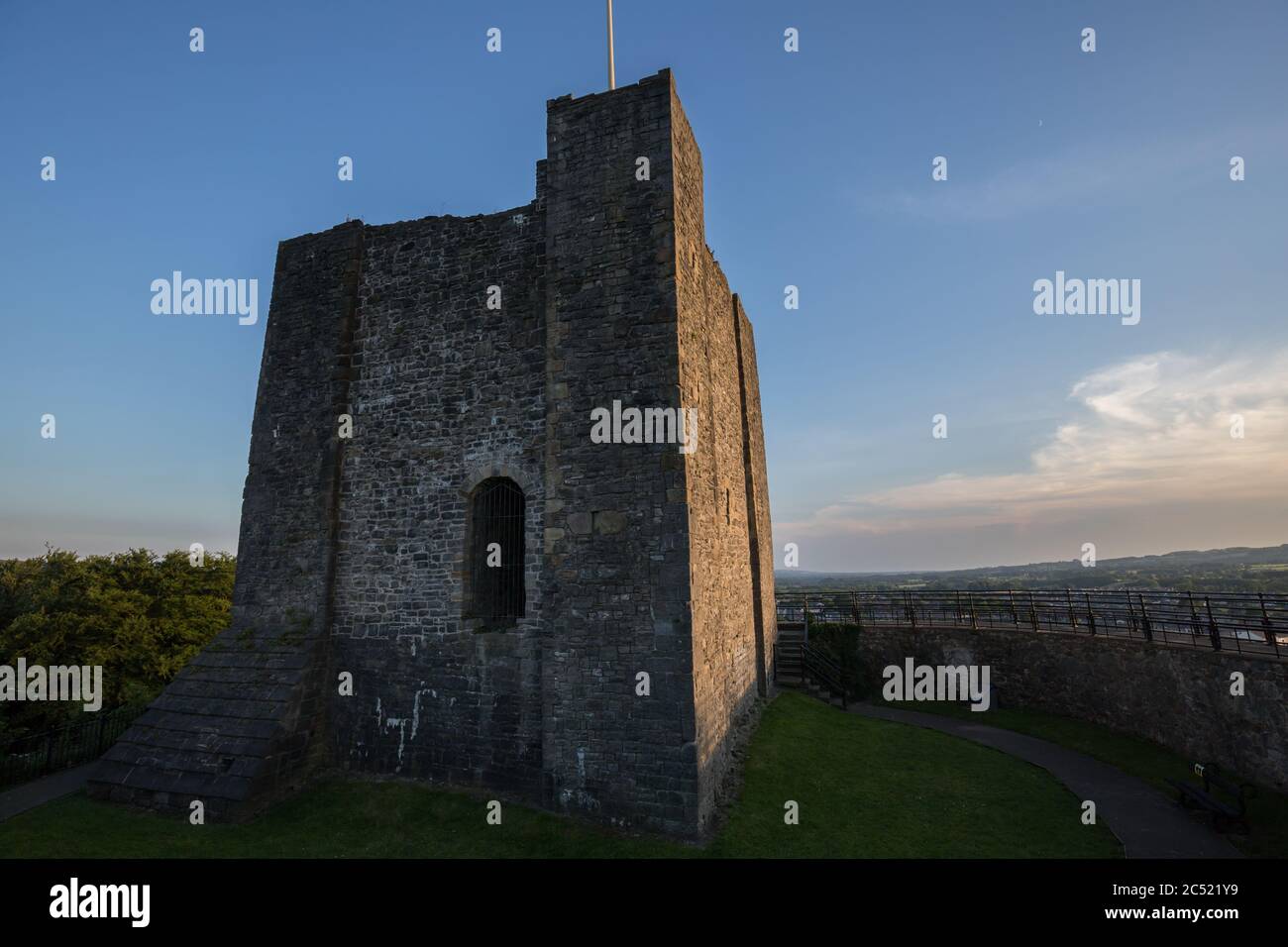 Clitheroe castle on a warm summer evening. Small Norman castle in the ...