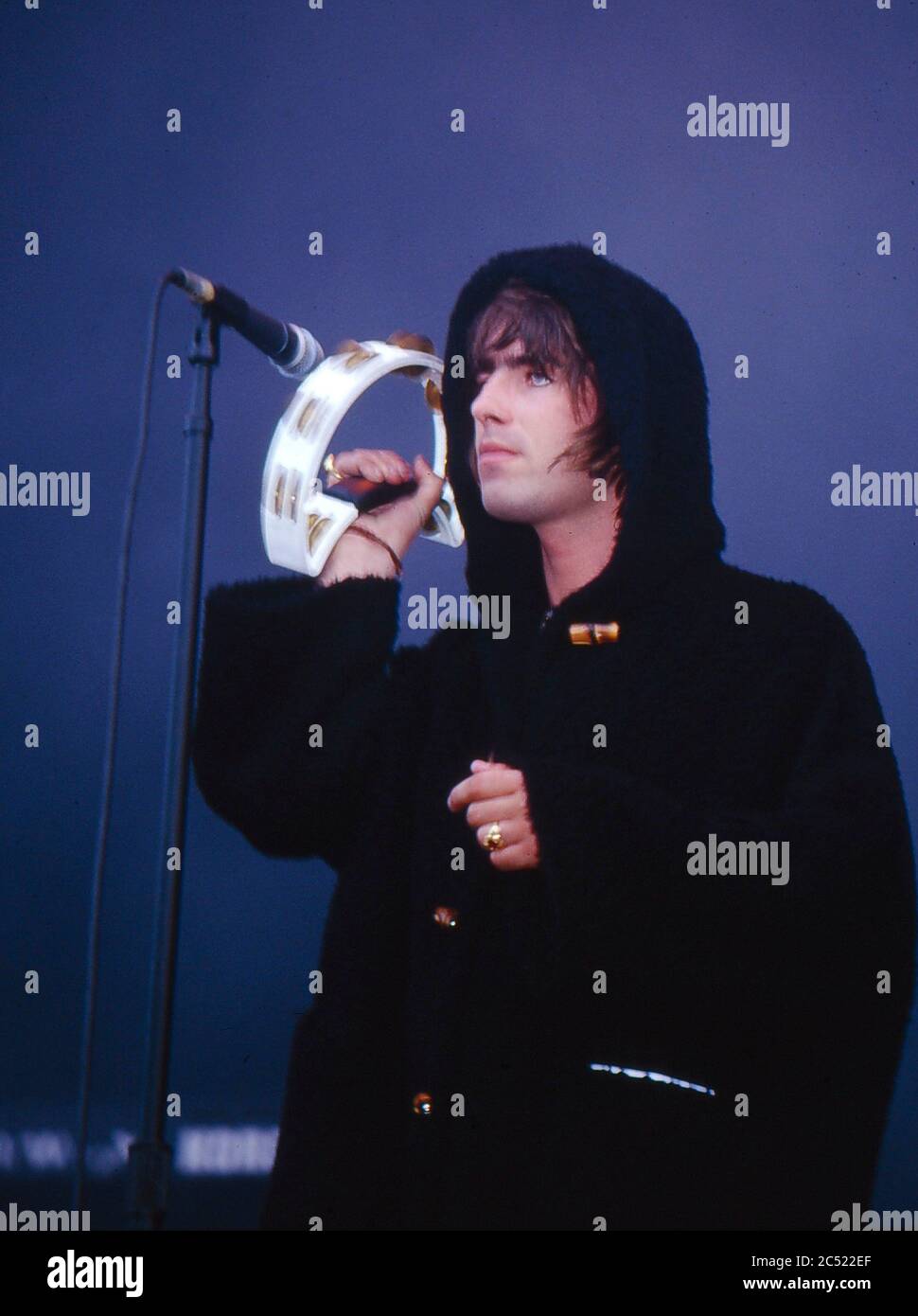 Liam gallagher 1996 hi-res stock photography and images - Alamy