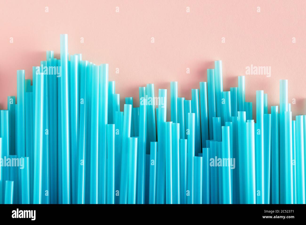 Pink line graph hi-res stock photography and images - Alamy
