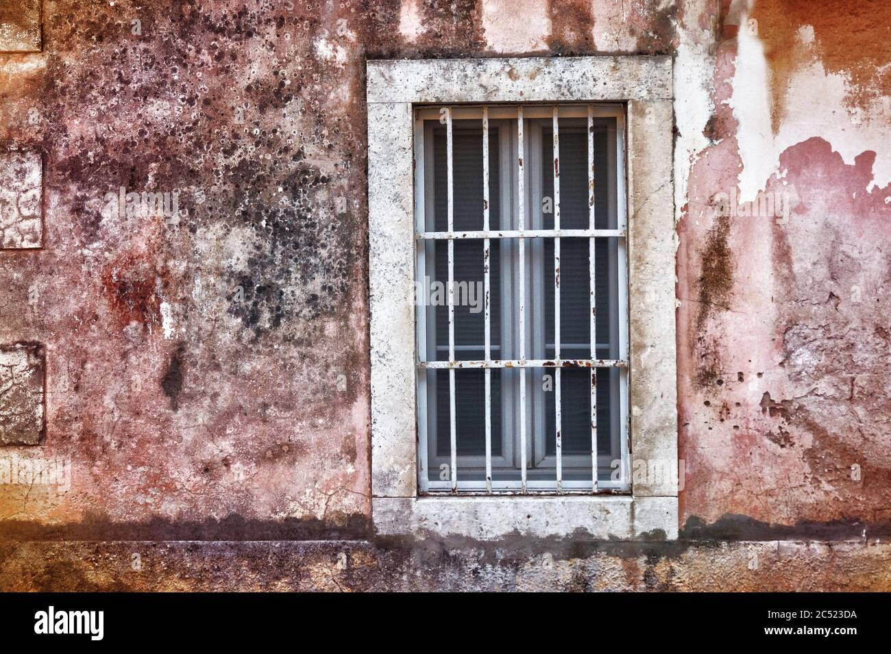 Battered architecture hi-res stock photography and images - Alamy