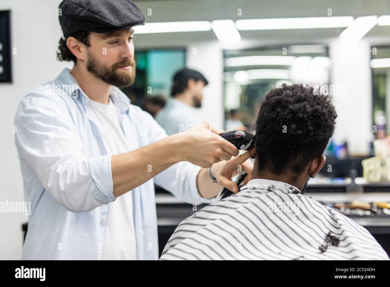 Man haircut clipper side view hi-res stock photography and images - Alamy