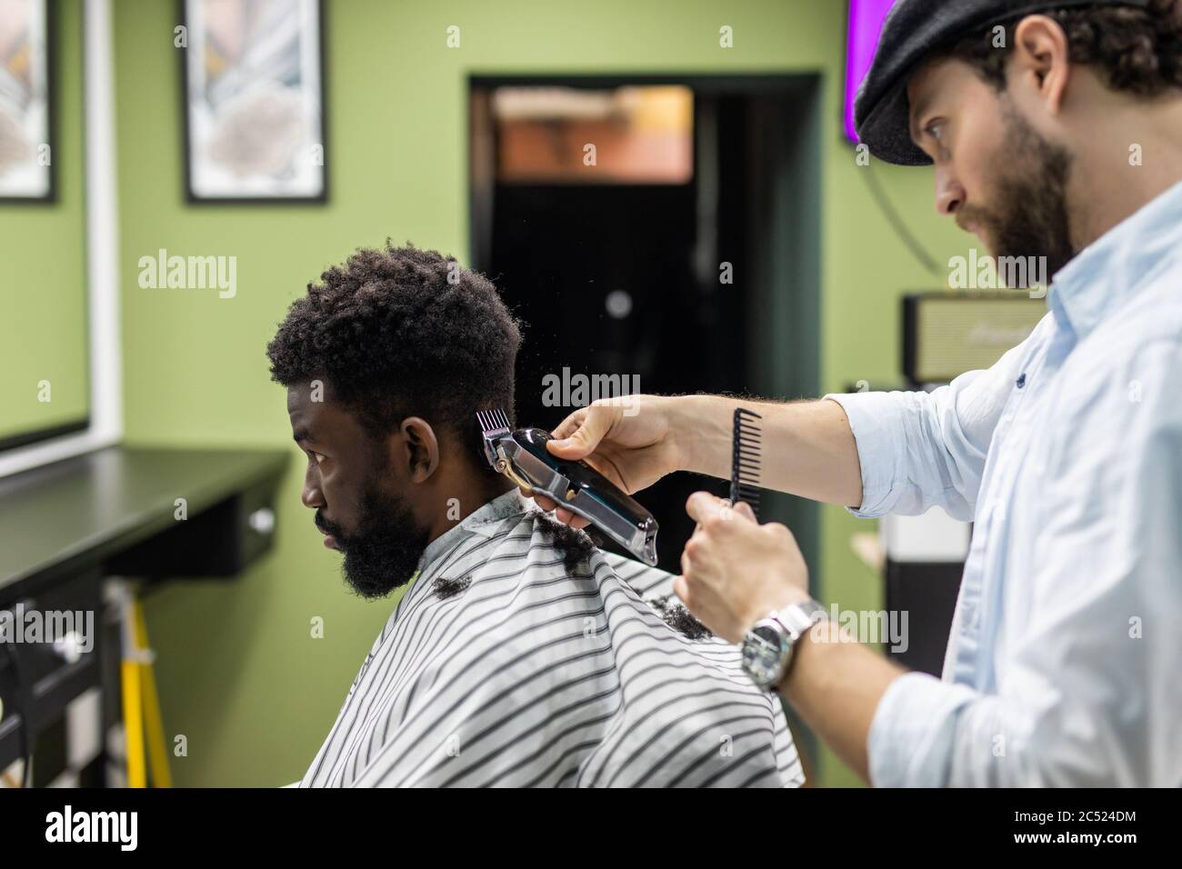 African Barber Shop High Resolution Stock Photography and Images - Alamy