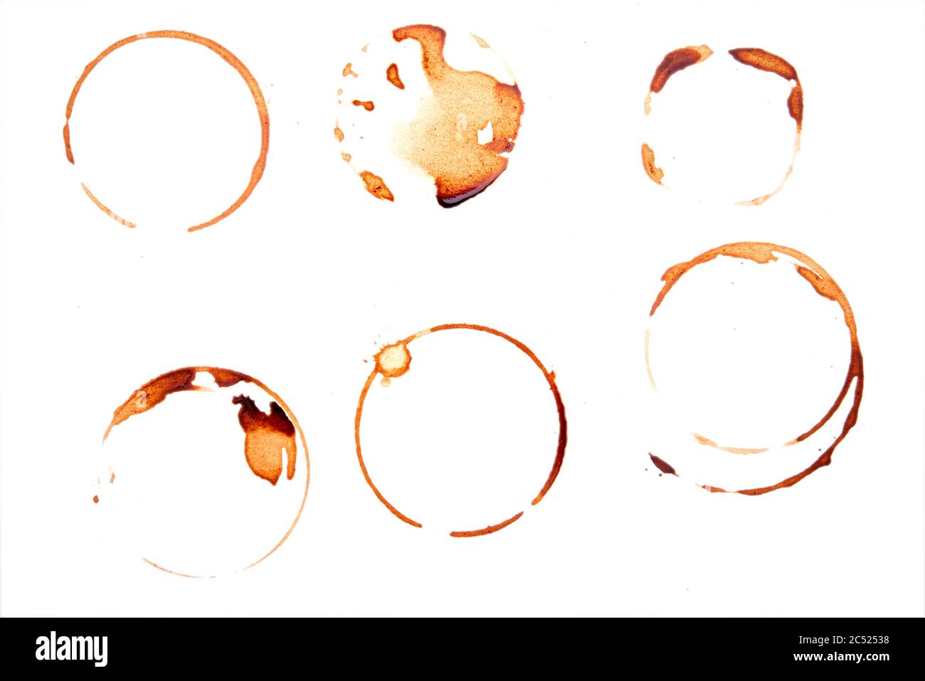 Round coffee spots, brown coffee and tea staines, splash isolated on ...