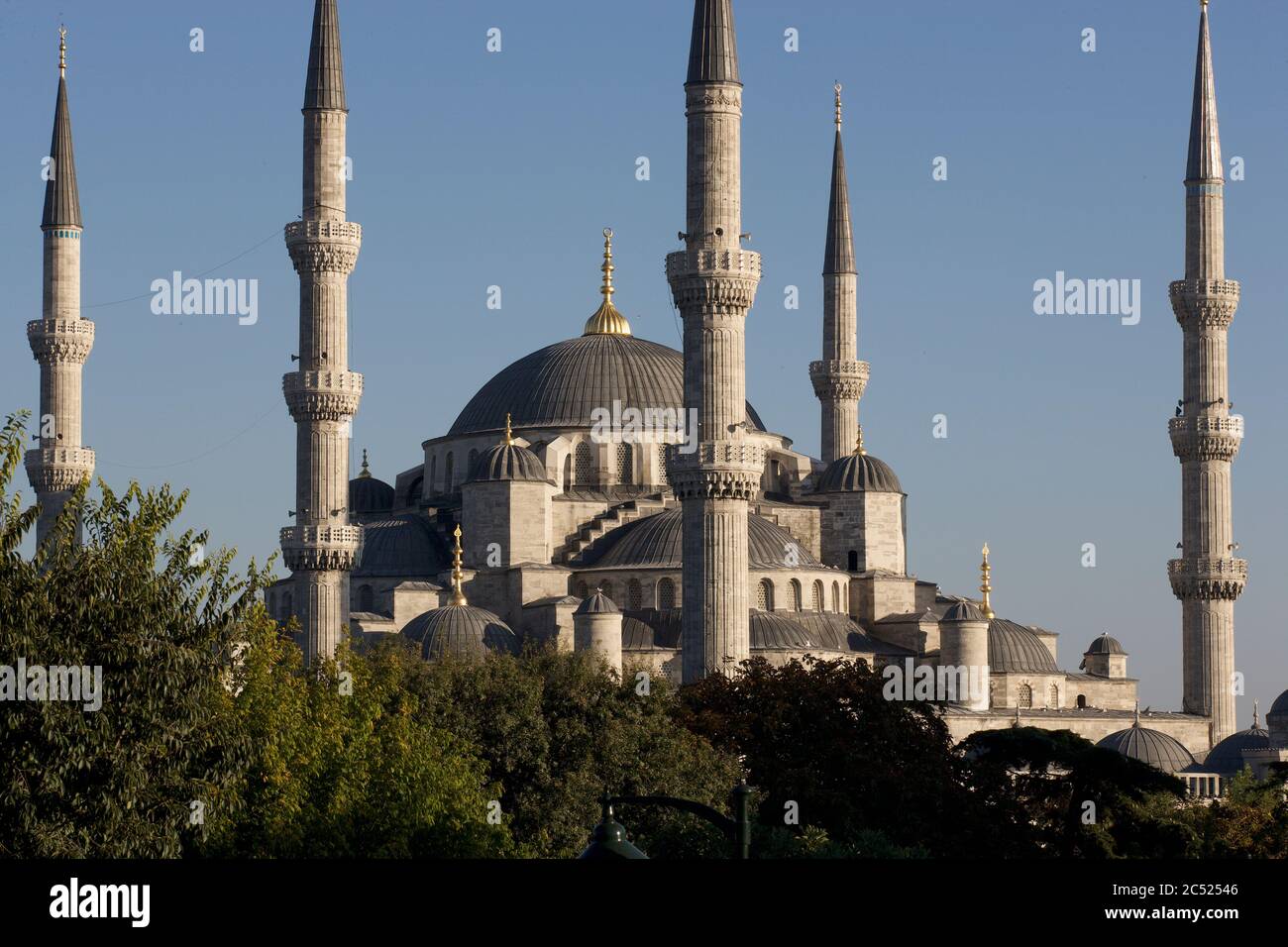Istanbul: Sultan Ahmed Mosque / Blue Mosque Stock Photo - Alamy