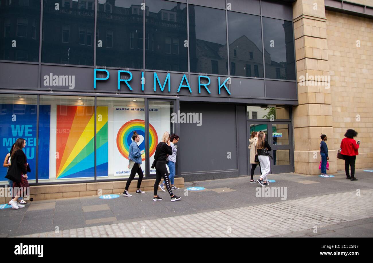 Scotland staff warm up hi-res stock photography and images - Alamy