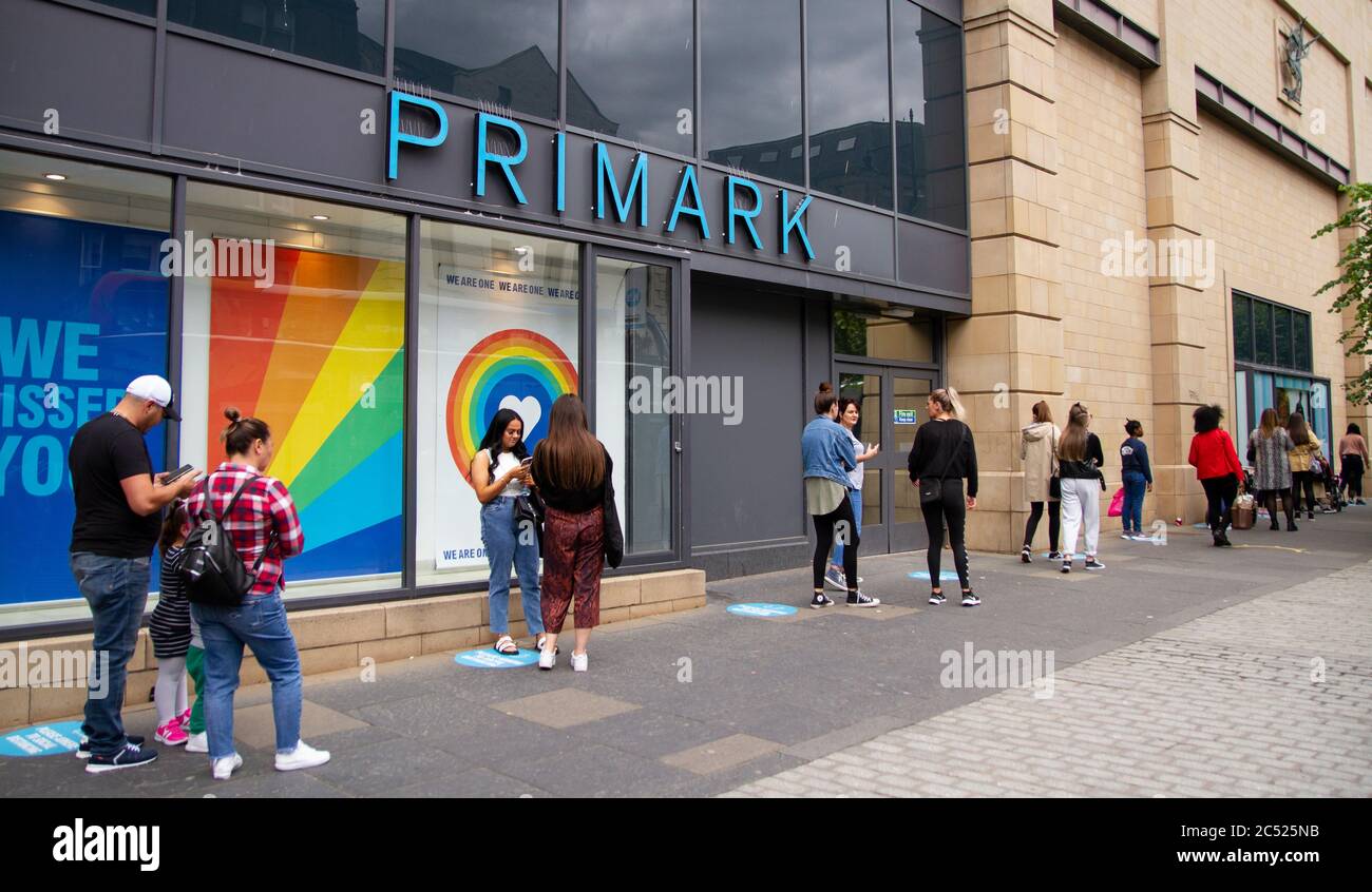 Welcoming customers back hi-res stock photography and images - Alamy