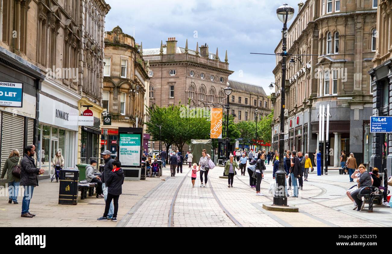 Dundee, Tayside, Scotland, UK. 30th June, 2020. UK Weather: Humid day ...