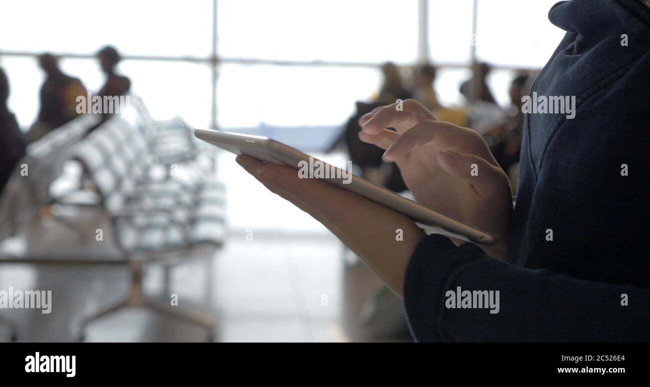 Row of people with ipad hi-res stock photography and images - Alamy