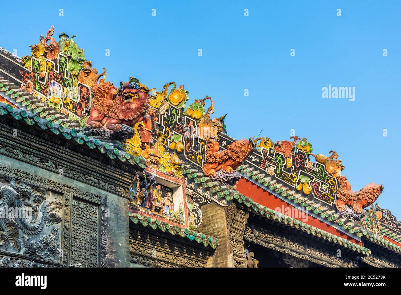 Colorful architecture of the Chen Clan Ancestral Hall in Guangzhou ...