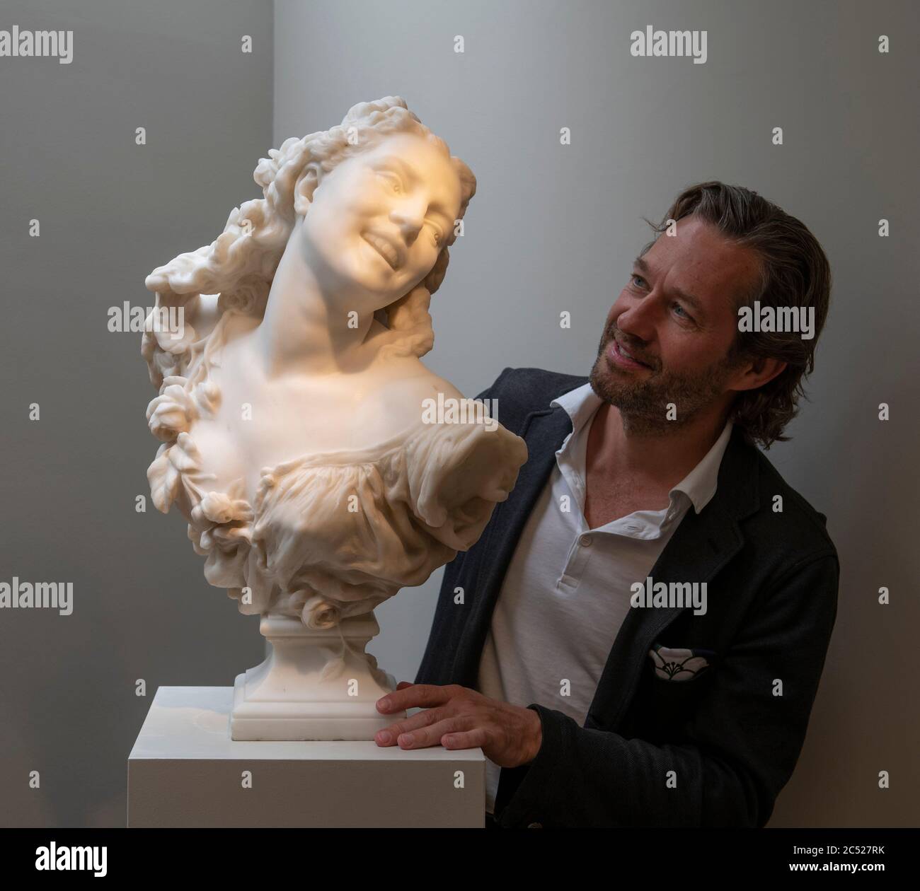 Stuart lochhead sculpture hi-res stock photography and images - Alamy