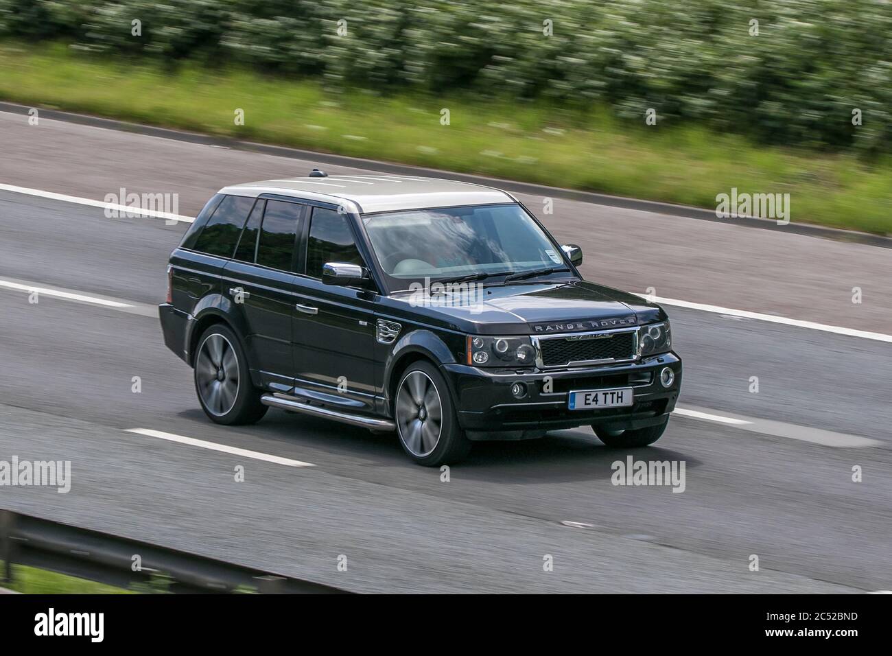 2006 black Land Rover Rangerover SPT TDV6 HSE A driving on the M6 ...