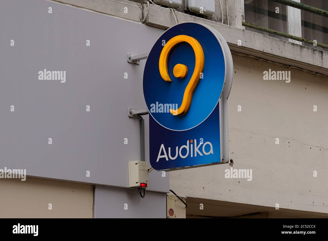 Bordeaux , Aquitaine / France - 06 20 2020 : Audika logo sign of store ...