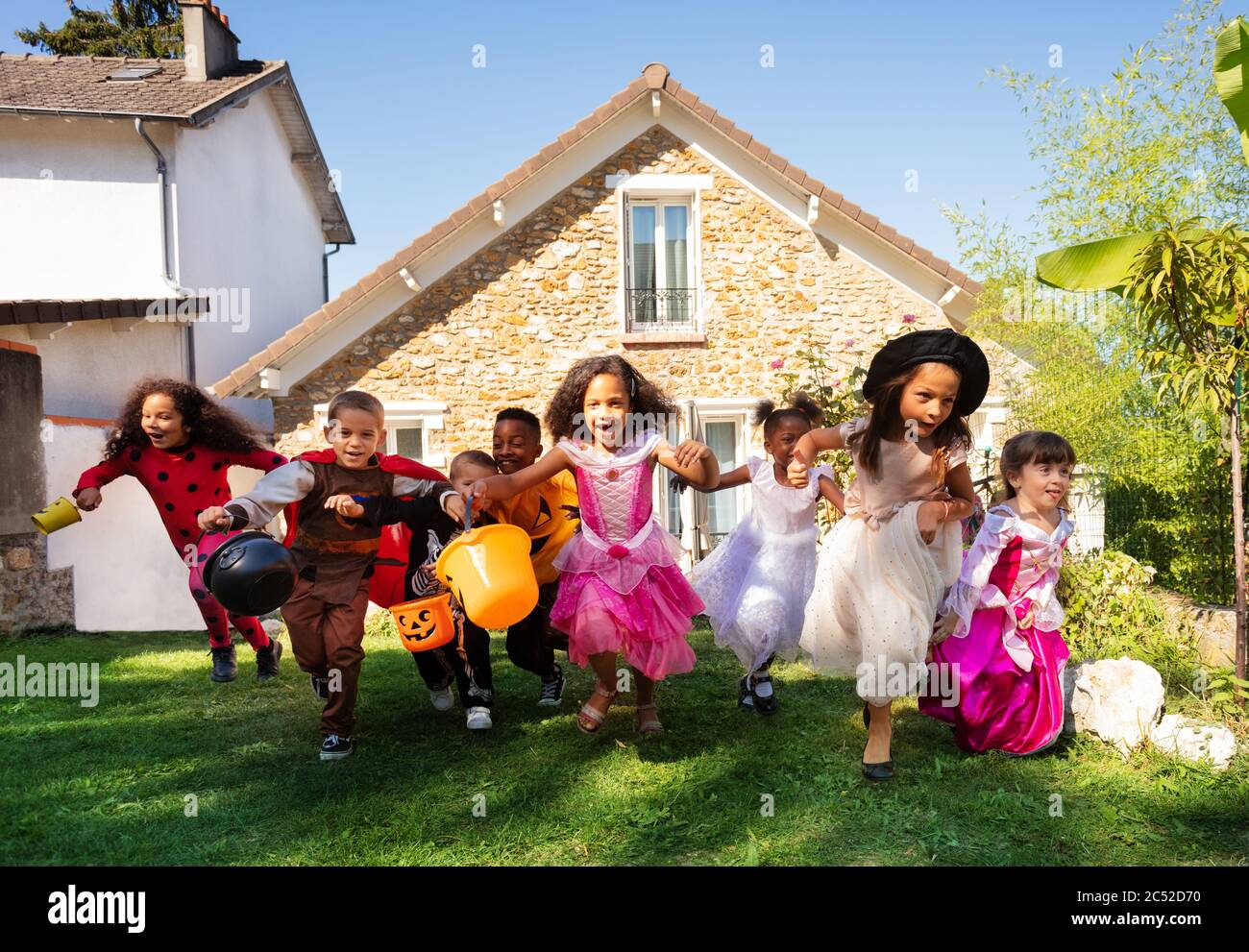 Kids run in house hi-res stock photography and images - Alamy