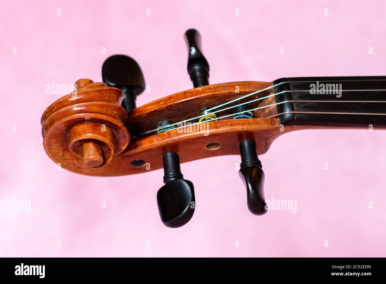 Cello close up scroll peg hi-res stock photography and images - Alamy
