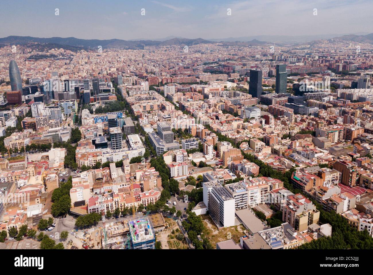 Barcelona flats blocks hi-res stock photography and images - Alamy