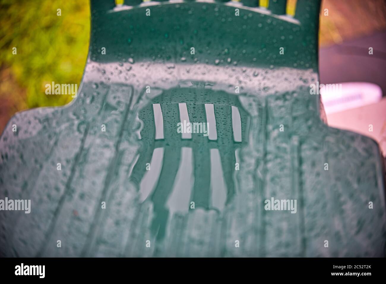 Puddle ripple green hi-res stock photography and images - Alamy