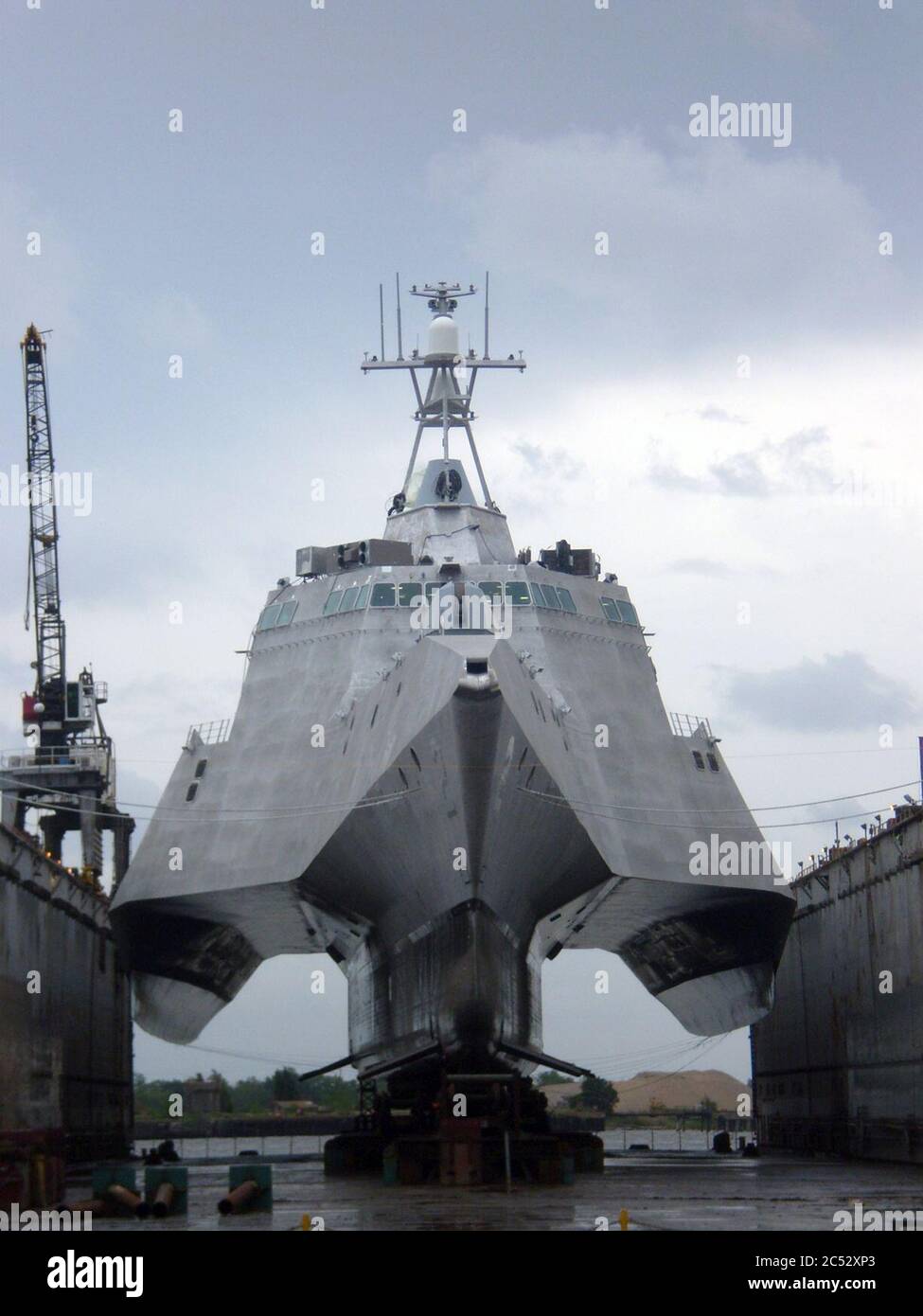Independence (LCS 2) in drydock Stock Photo - Alamy