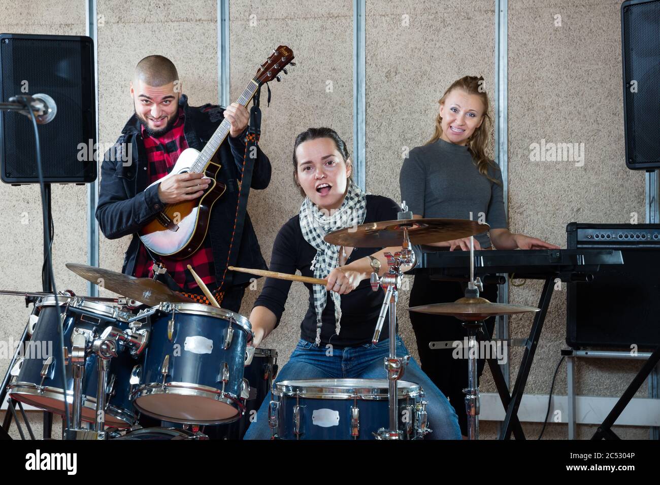 Girl playing synthesizer rock concert hi-res stock photography and ...