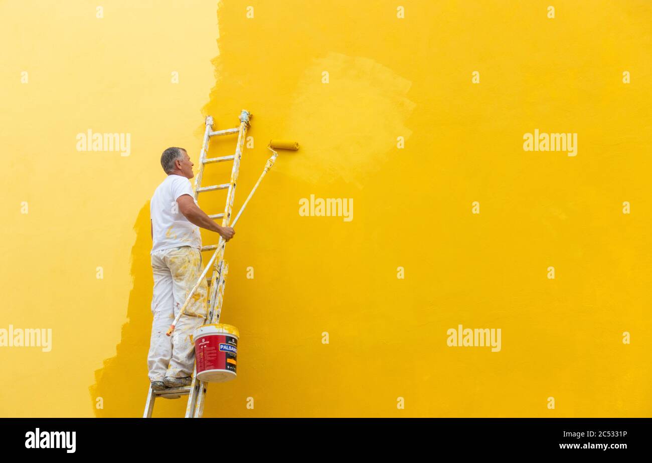 Man wall painting hi-res stock photography and images - Alamy