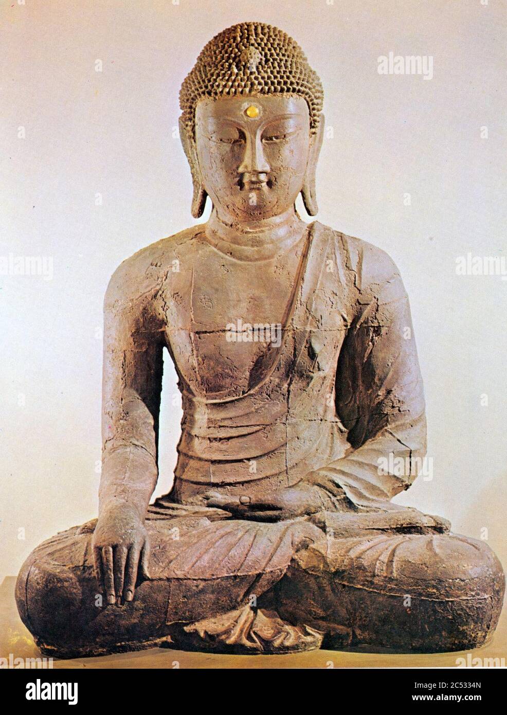 Seated sakyamuni buddha hi-res stock photography and images - Alamy