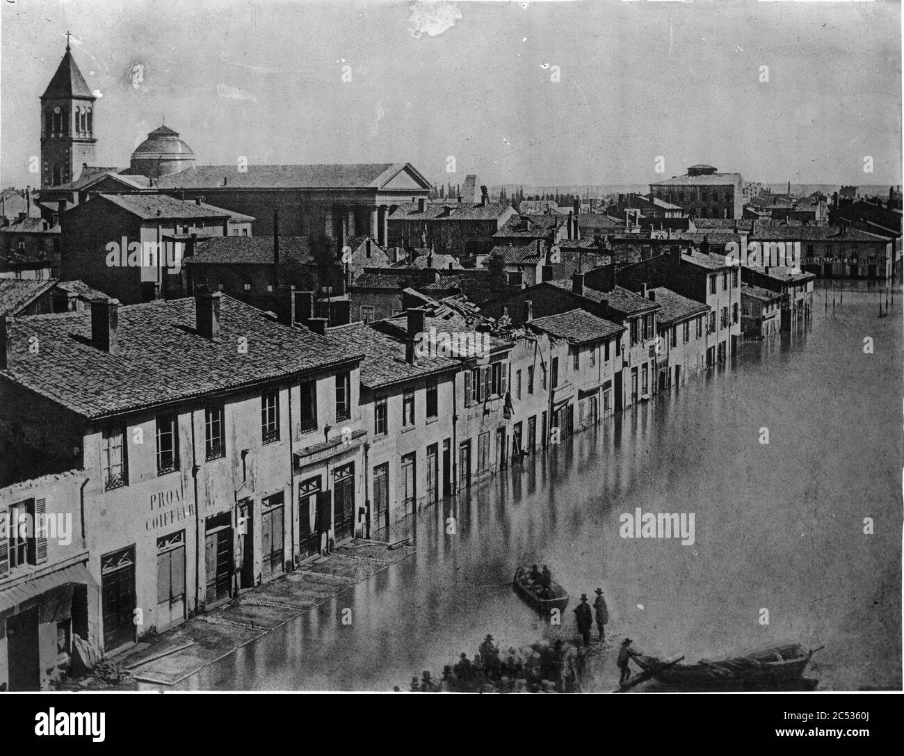 Inondations de Lyon (1856) - vue de l'avenue de Saxe, de l'église et de ...