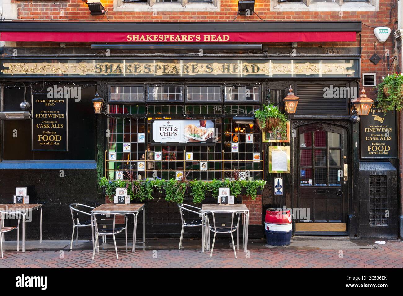 LONDON, UK - NOV 5, 2012: Facade of Shakespeare's Head, a traditional ...