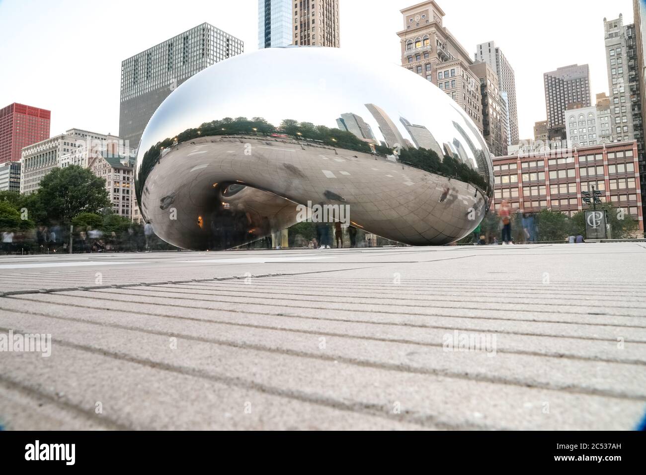 Chiago Skyline reflected in Cloud Gate a.k.a. The Bean Stock Photo - Alamy
