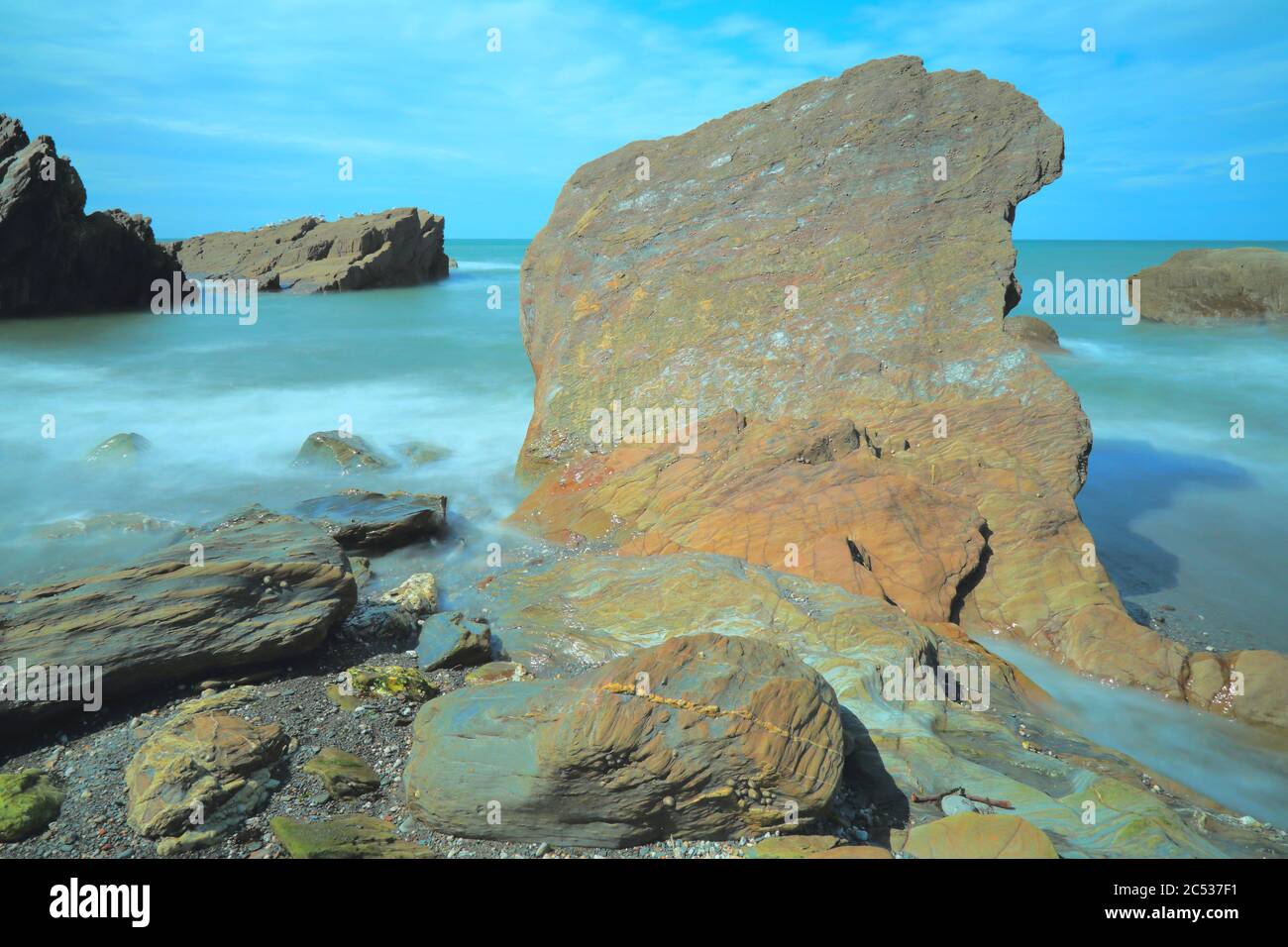 Surrounded by rocks and nature hi-res stock photography and images - Alamy